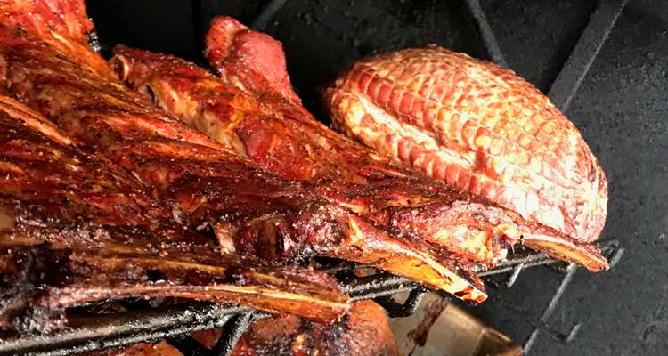 Nevada, MO Restaurant | Home | Buzz's BBQ